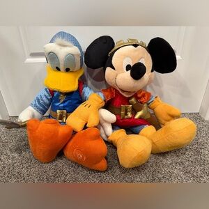 Toys | Mickey Mouse And Donald Duck Dressed In Medieval Prince And ...